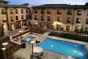 Hampton Inn & Suites Windsor-Sonoma Wine Country is a 3-star hotel ...