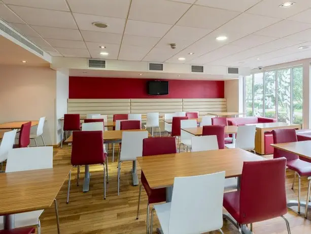Travelodge Glasgow Braehead (Renfrew, United Kingdom) - Explore the ...