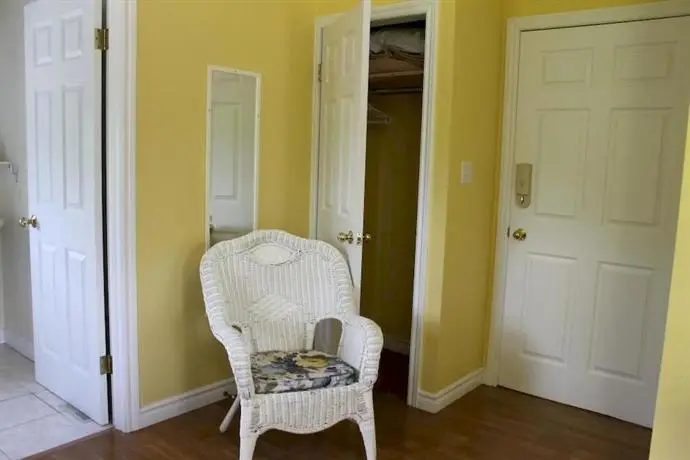 Réservez en ligne avec Mackenzie House B&B by Elevate Rooms (Port ...