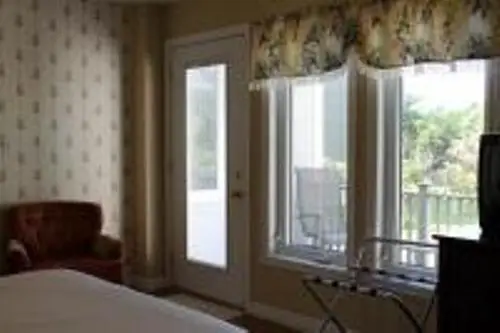 Réservez en ligne avec Mackenzie House B&B by Elevate Rooms (Port ...